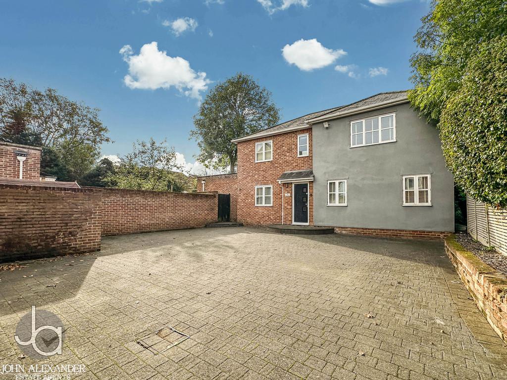 Lexden Road, Colchester 4 bed detached house - £500,000