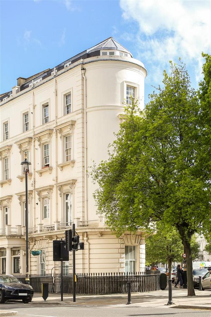 Denbigh Street, London SW1V 2 bed house - £2,860 pcm (£660 pw)