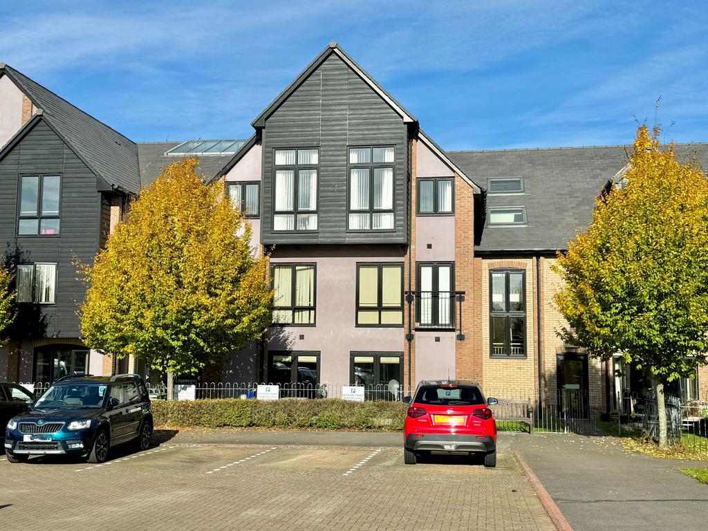 Millbrook House, Soham 2 bed flat for sale - £150,000