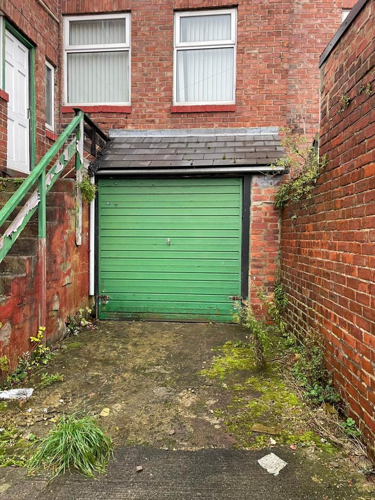 Saltwell View, Gateshead NE8 Garage - £185 pcm (£43 pw)