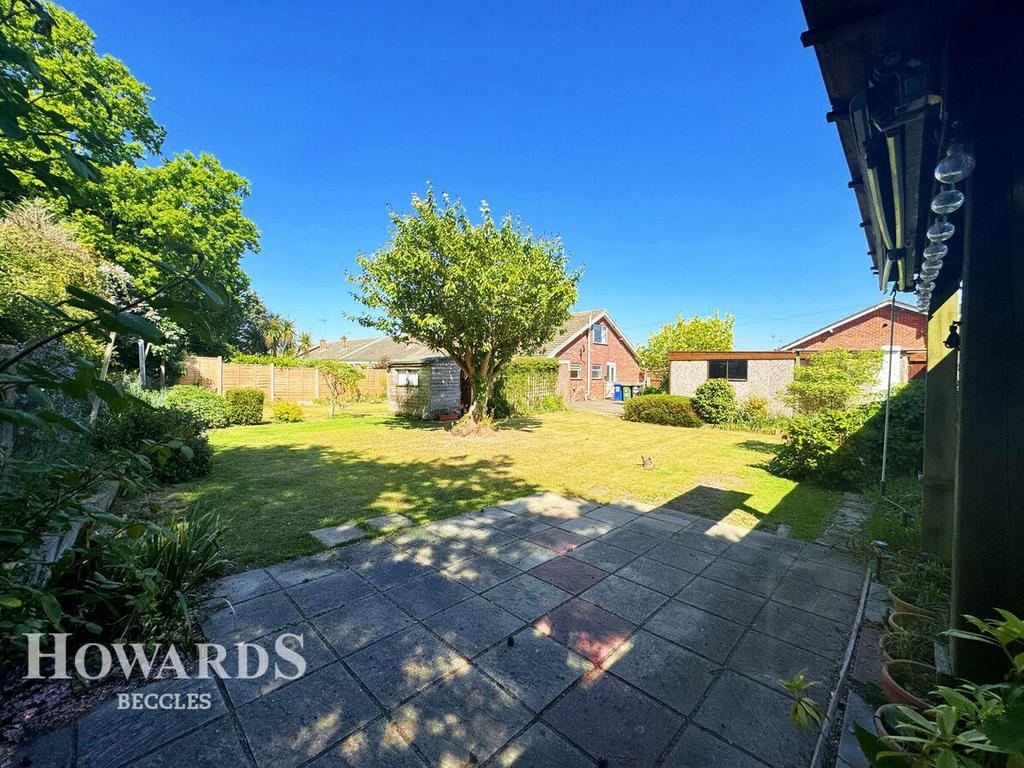 Dowes Hill Close, Beccles 3 bed semi-detached bungalow for sale - £250,000