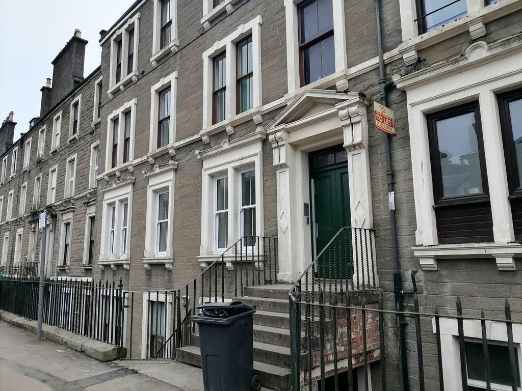 1 G/1 Rustic Place, 1 Dudhope Street, 5 bed flat - £1,875 pcm (£433 pw)