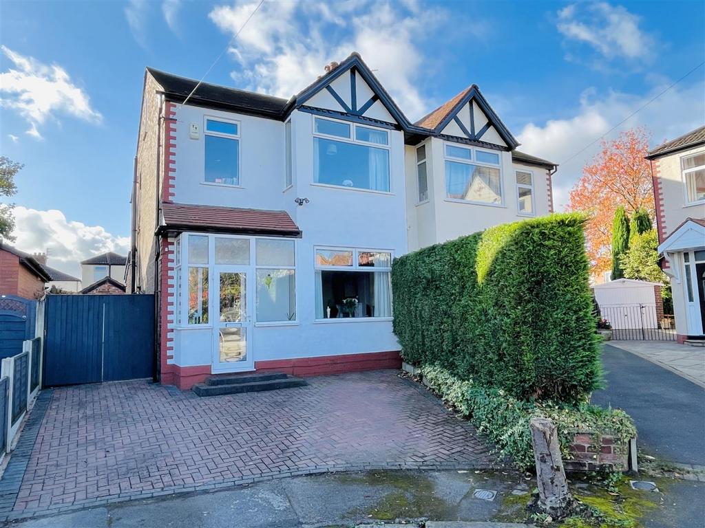 Southway, Altrincham 3 bed semi-detached house - £475,000