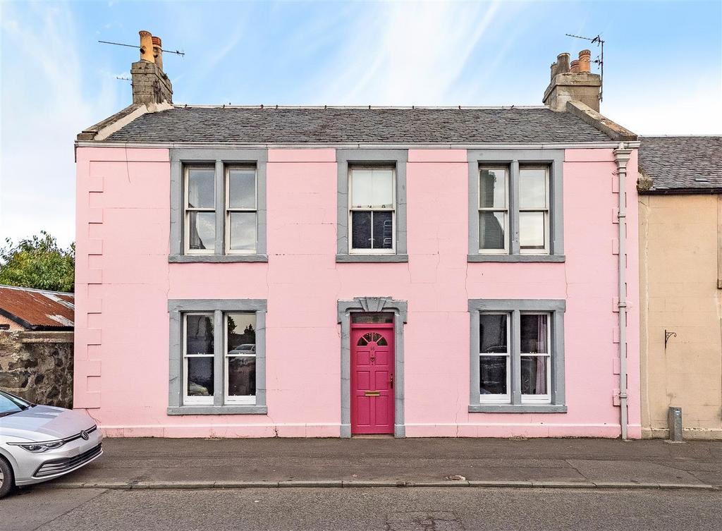 14, Main Street, Colinsburgh 2 bed flat - £155,000