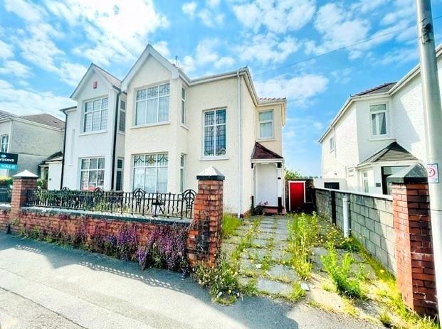 Stradey Park Avenue, Llanelli 3 bed semi-detached house - £150,000