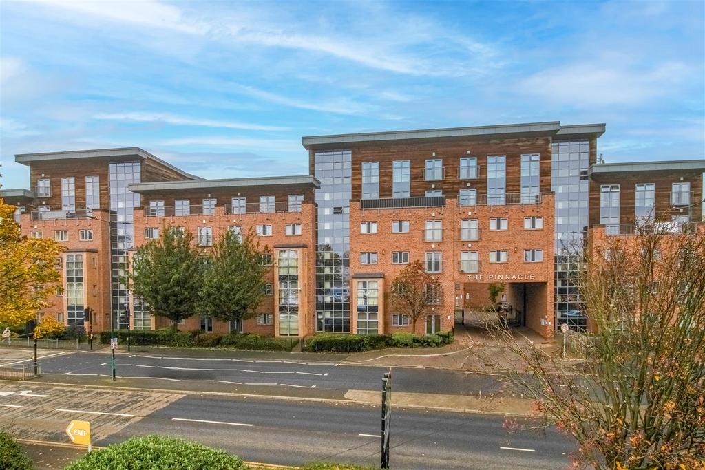 The Pinnacle, Wakefield WF1 2 bed apartment - £110,000