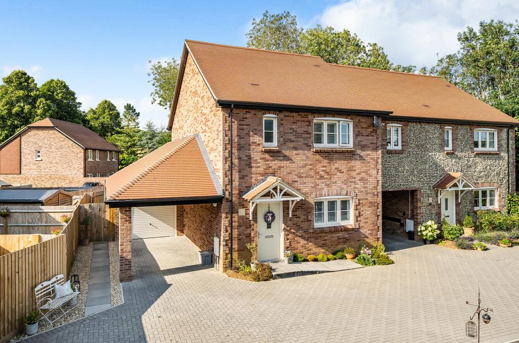 Gascoigne Lane, Ropley, Alresford... 3 bed semi-detached house for sale ...