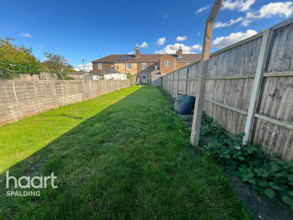 Sutton Bridge PE12 3 bed terraced house - £150,000