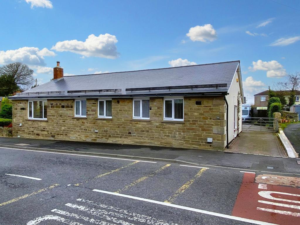 Front Street, Castleside, Consett... 4 bed detached bungalow - £250,000