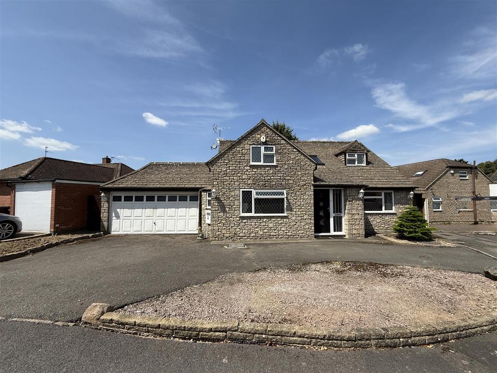 Wye Dean Drive, Wigston LE18 5 bed detached bungalow for sale - £460,000