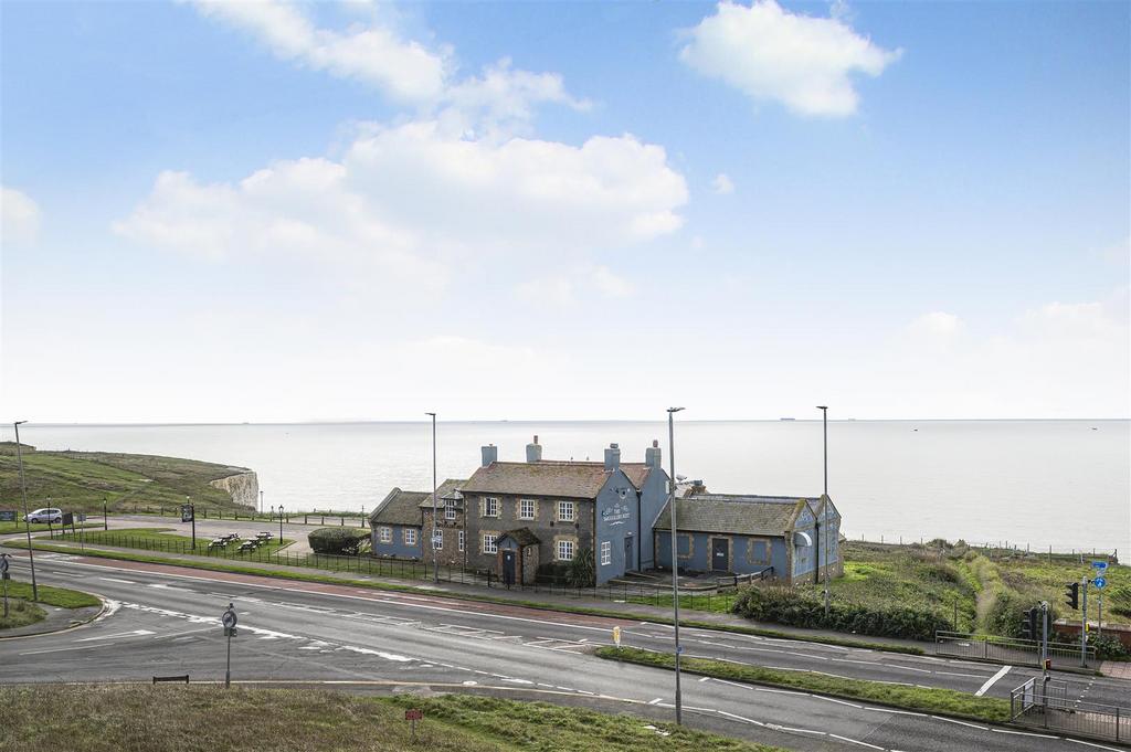 Gorham Way, Telscombe Cliffs, Peacehaven 1 bed flat for sale - £175,000