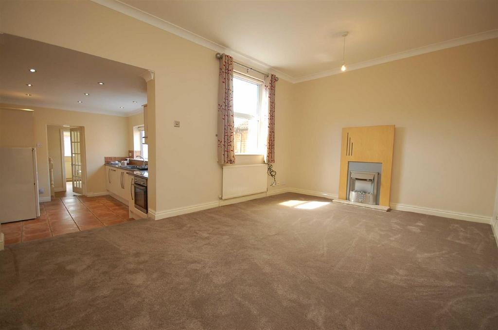 11A Broad Lane, Bradmore, Wolverhampton 2 bed apartment - £850 pcm (£ ...