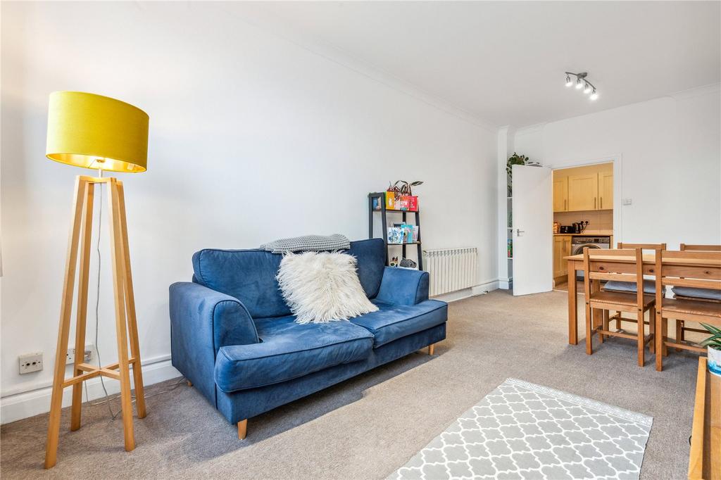 Streatham High Road, London, SW16 2 bed apartment - £1,750 pcm (£404 pw)
