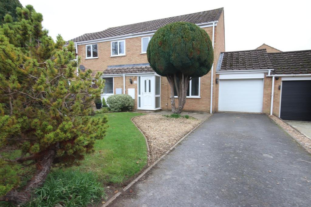 Fir Tree Close, Flitwick, MK45 3 bed semi-detached house - £1,450 pcm ...