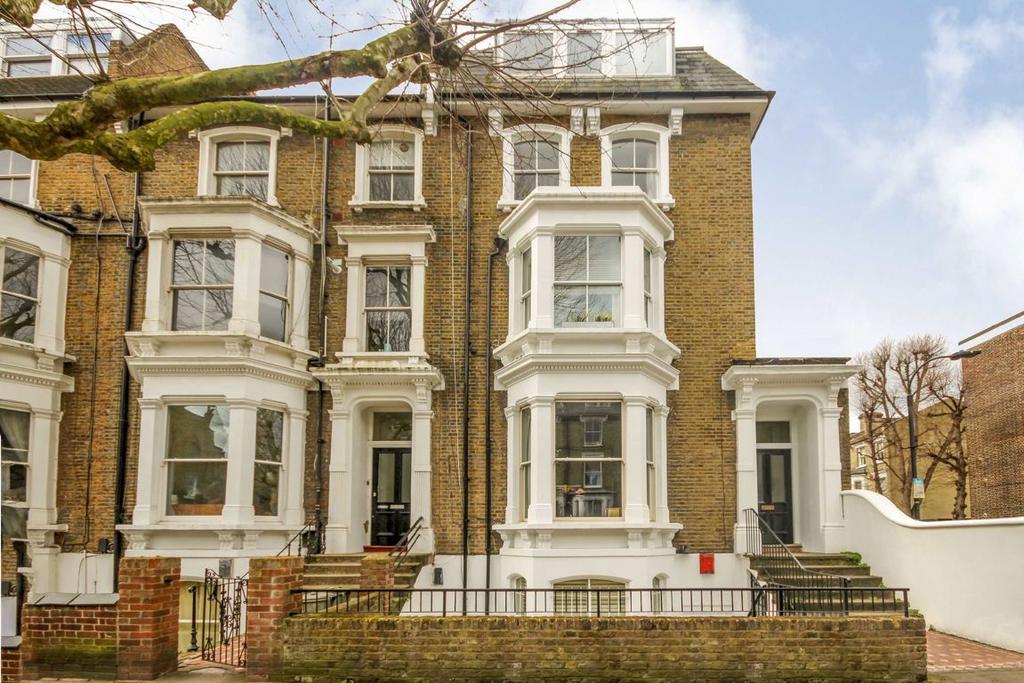 Hammersmith Grove, London W6 2 bed flat - £2,249 pcm (£519 pw)