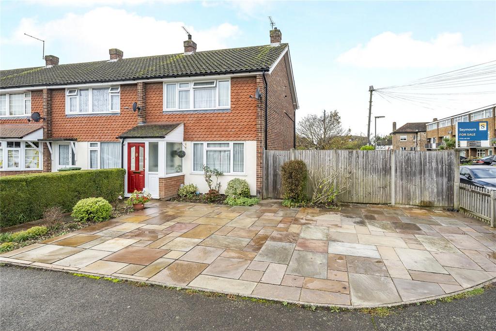 Bingley Road, Surrey TW16 3 bed end of terrace house - £450,000