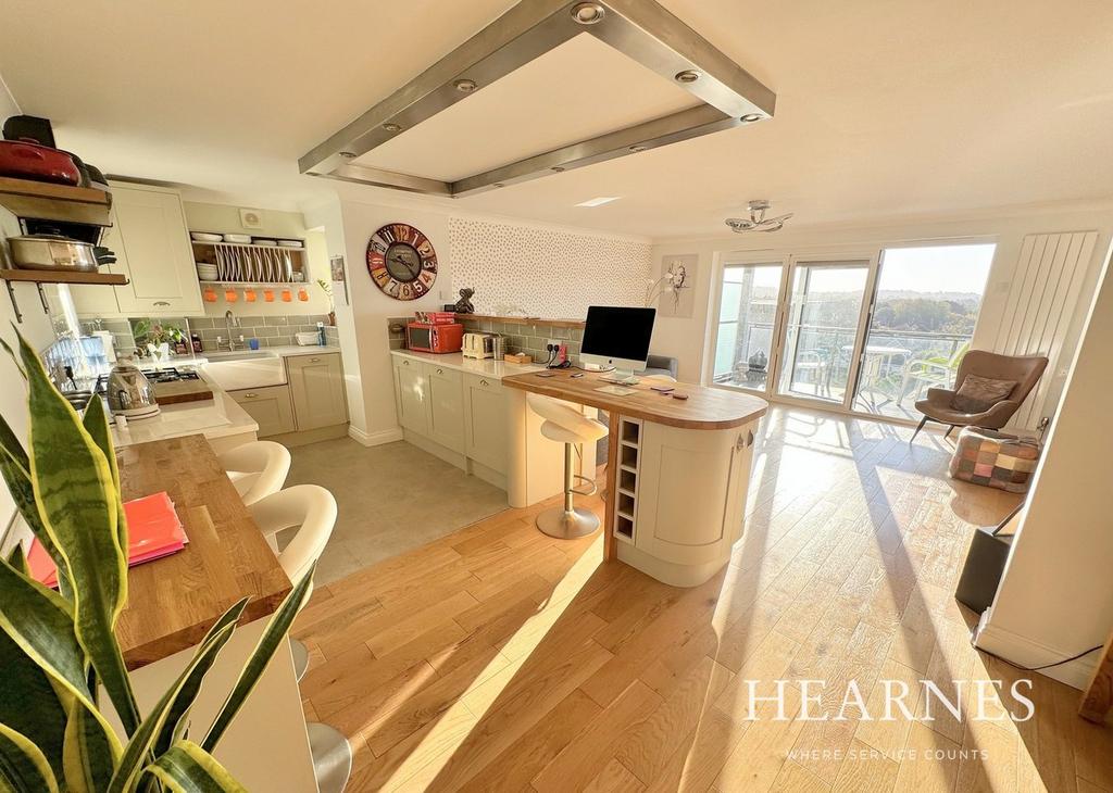 72 Longfleet Road, Poole, BH15 2 bed apartment - £325,000