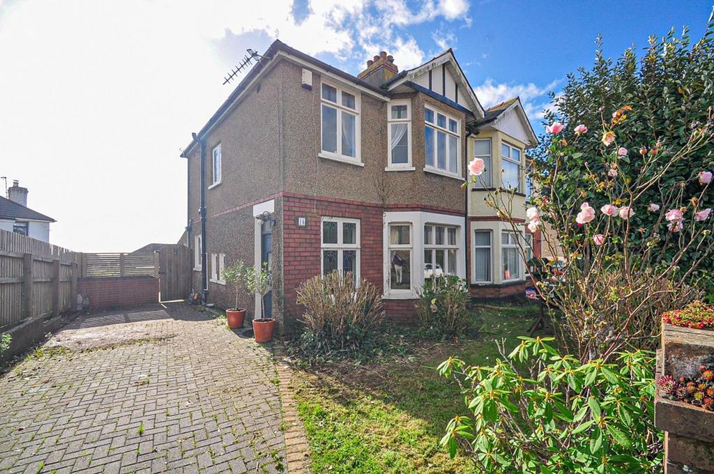Penylan Road, Newport, NP19 3 bed semi-detached house - £290,000