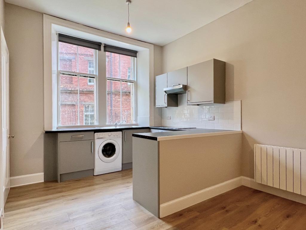 Hamilton Place, Stockbridge... 1 bed flat - £1,200 pcm (£277 pw)