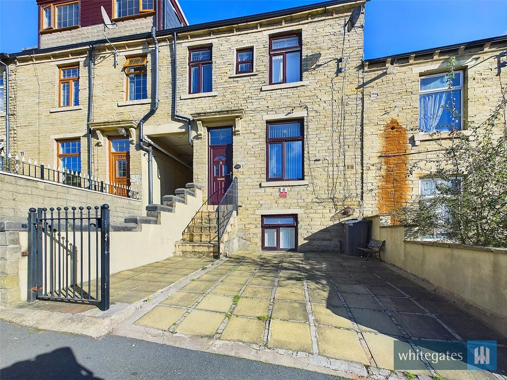 Girlington Road, Bradford, West... 3 bed terraced house - £105,000