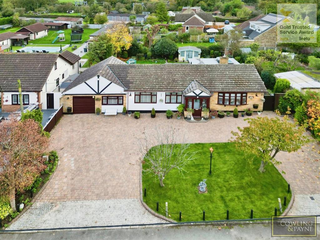 Vera Road, Downham, Billericay 4 bed detached bungalow - £650,000