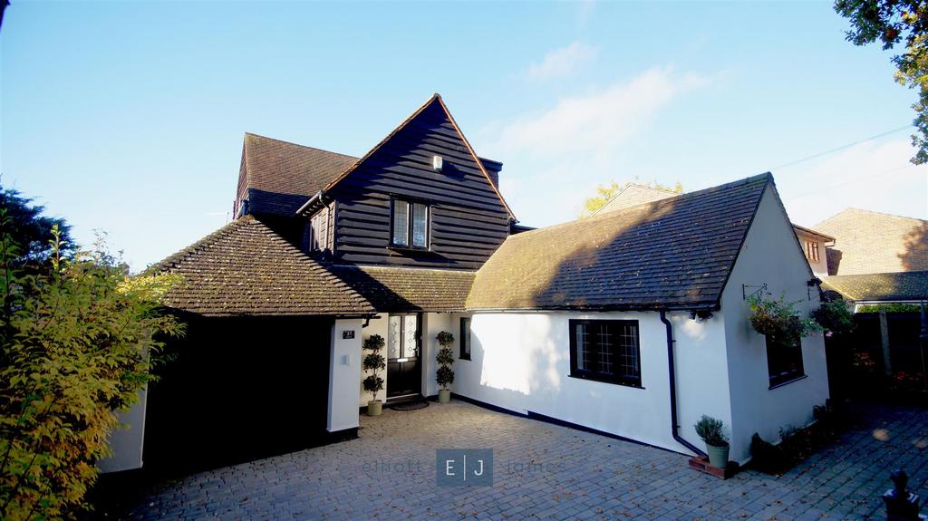 Church Lane, Loughton IG10 4 bed detached house - £1,425,000