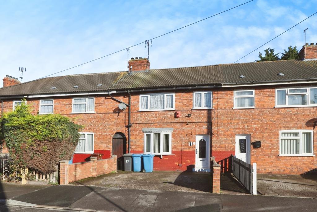 Risby Grove, Hull, HU6 8PD 3 bed terraced house - £125,000