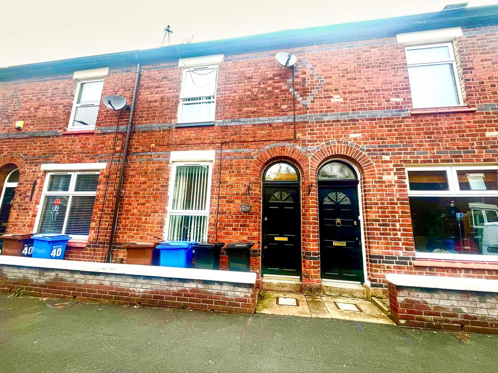 Robinson Street, Edgeley 2 bed terraced house for sale - £230,000