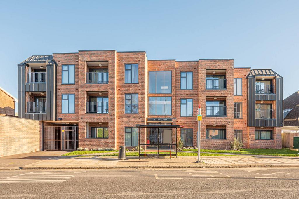 WHETSTONE GREEN APARTMENTS... 1 bed flat - £2,925 pcm (£675 pw)