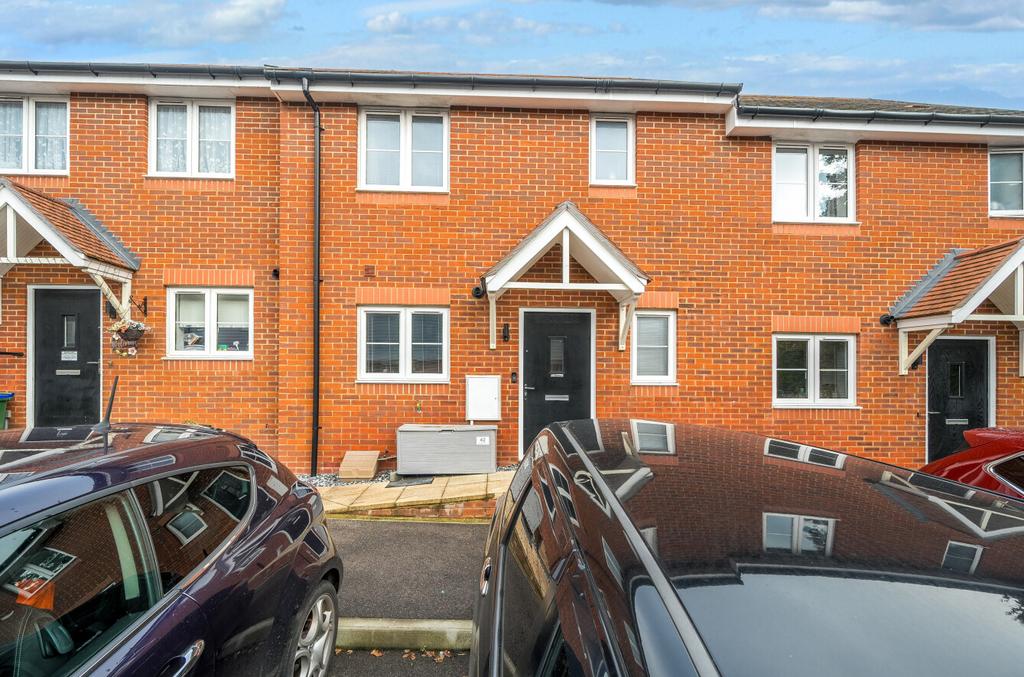 Sinclair Drive, Codmore Hill... 3 bed terraced house - £136,000