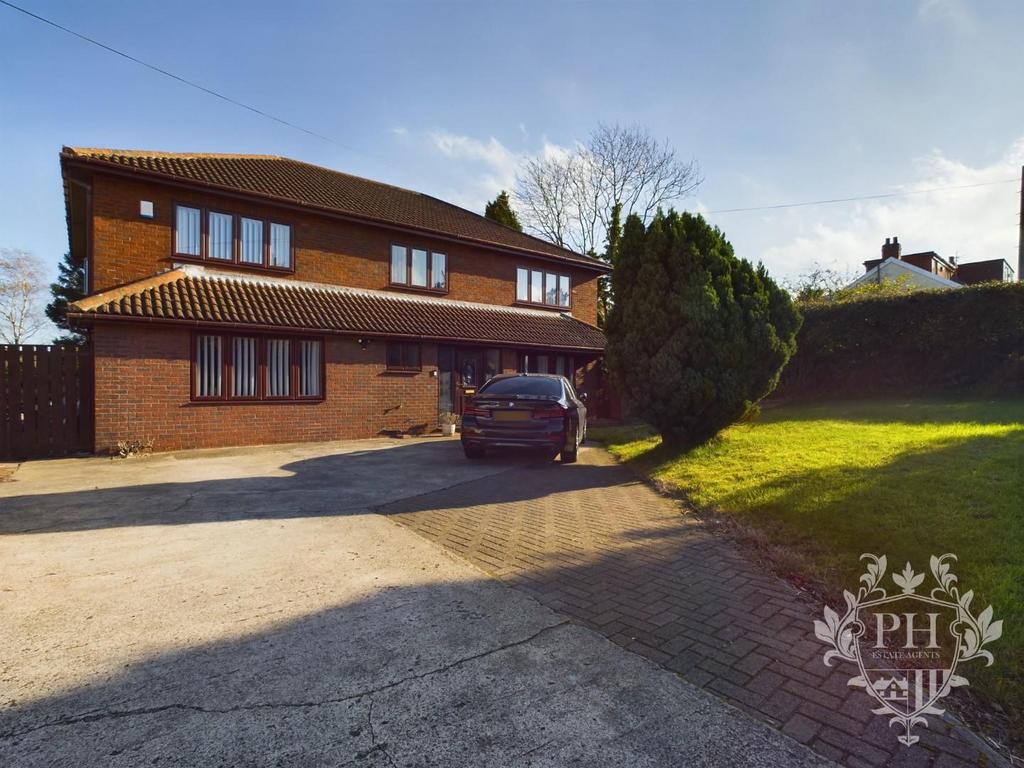 Ormesby Bank, Ormesby 4 bed detached house - £800,000