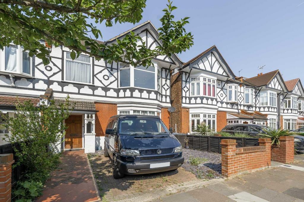 Loveday Road, London W13 2 bed flat - £700,000
