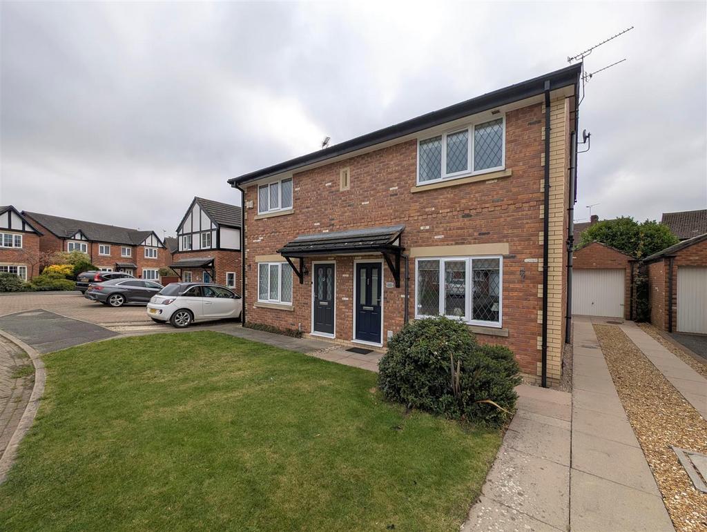 St. Matthews Close, Haslington, Crewe 3 bed semi-detached house - £240,000