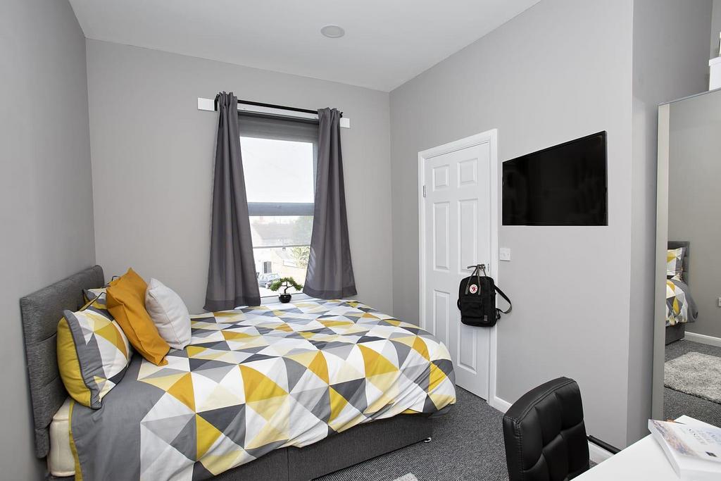 St Margaret Road, Coventry CV1 4 bed terraced house - £2,000 pcm (£462 pw)