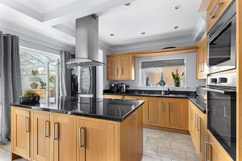 Houses for sale in Addlestone | OnTheMarket