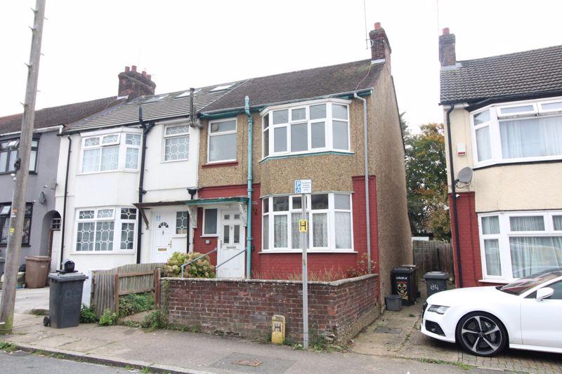 Overstone Road, Luton 3 bed end of terrace house - £325,000