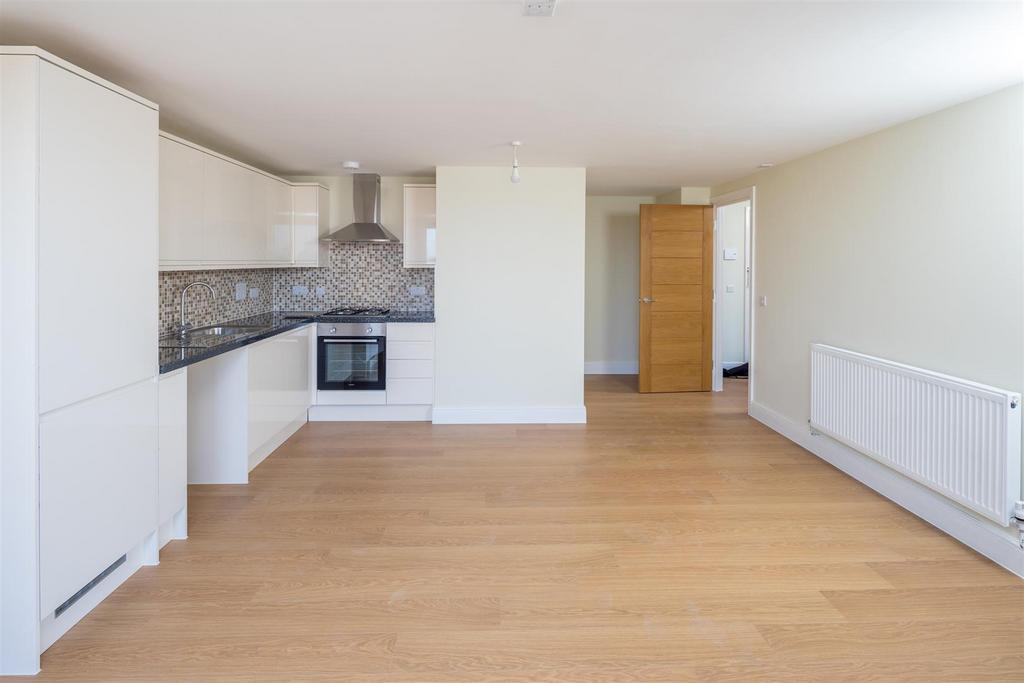 450 High Road, Ilford IG1 1 bed apartment - £1,500 pcm (£346 pw)