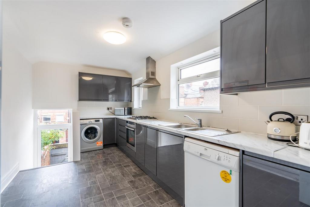 £145pppw - Ashleigh Grove, Jesmond NE2 6 bed maisonette - £3,770 pcm (£ ...