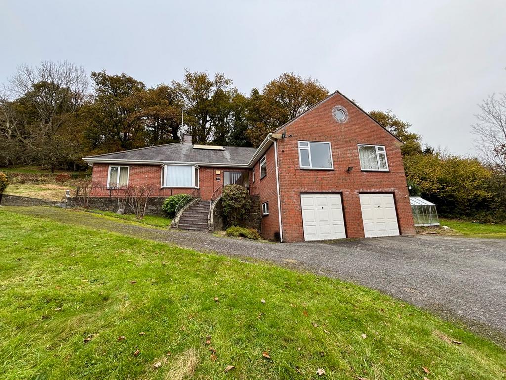 Y Fan, Llanidloes, Powys, SY18 3 bed bungalow - £1,200 pcm (£277 pw)