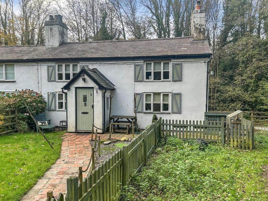 Chirk Bank 2 bed cottage - £299,950