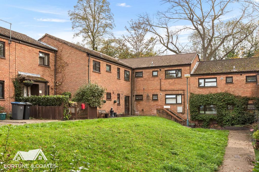 Roman Vale, Harlow 1 bed flat - £200,000