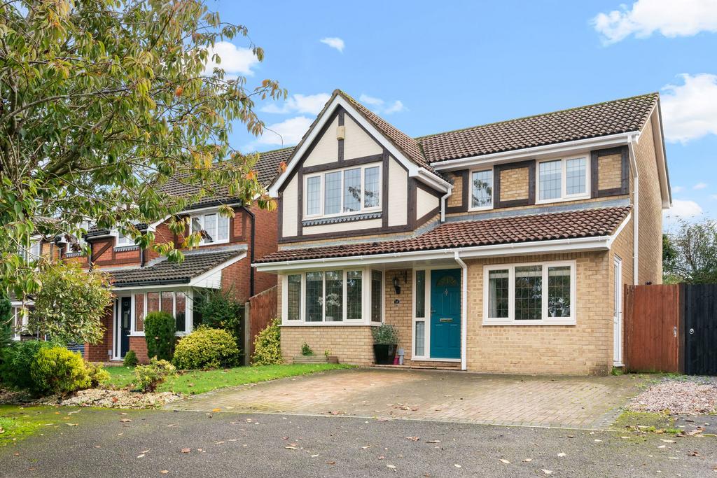Whitestones, Hatch Warren 4 bed detached house - £585,000