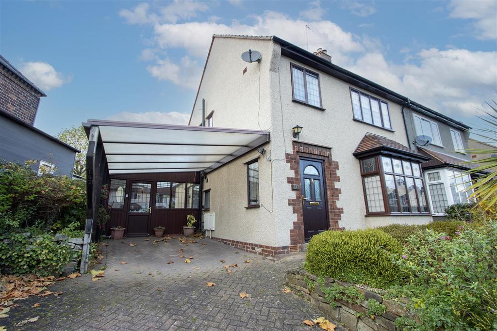 Tapton View Road, Chesterfield 3 bed semi-detached house - £220,000