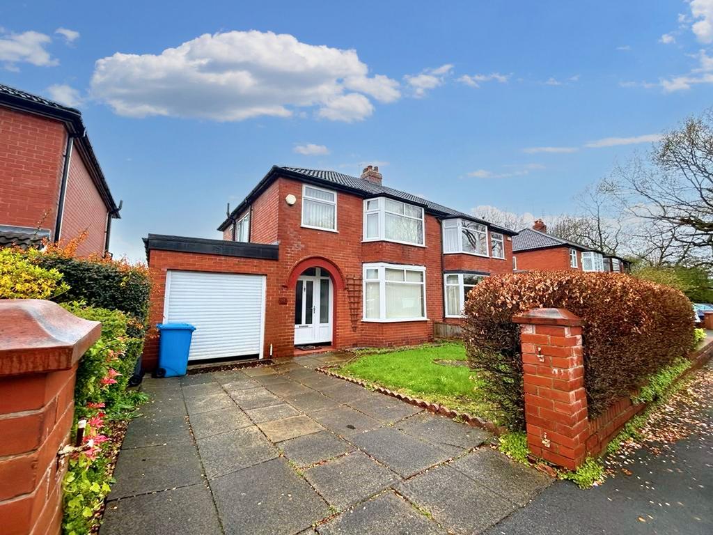 Duchy Avenue, Manchester M28 3 bed semi-detached house - £1,300 pcm (£ ...