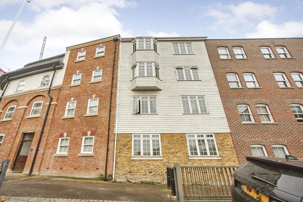 Thames View Court High Street DA11 1 bed flat - £1,100 pcm (£254 pw)