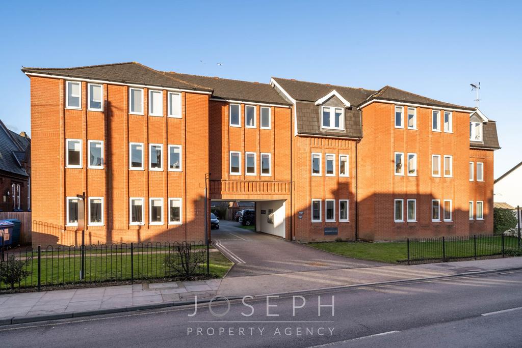 Spring Road, Ipswich, IP4 3 bed apartment - £200,000