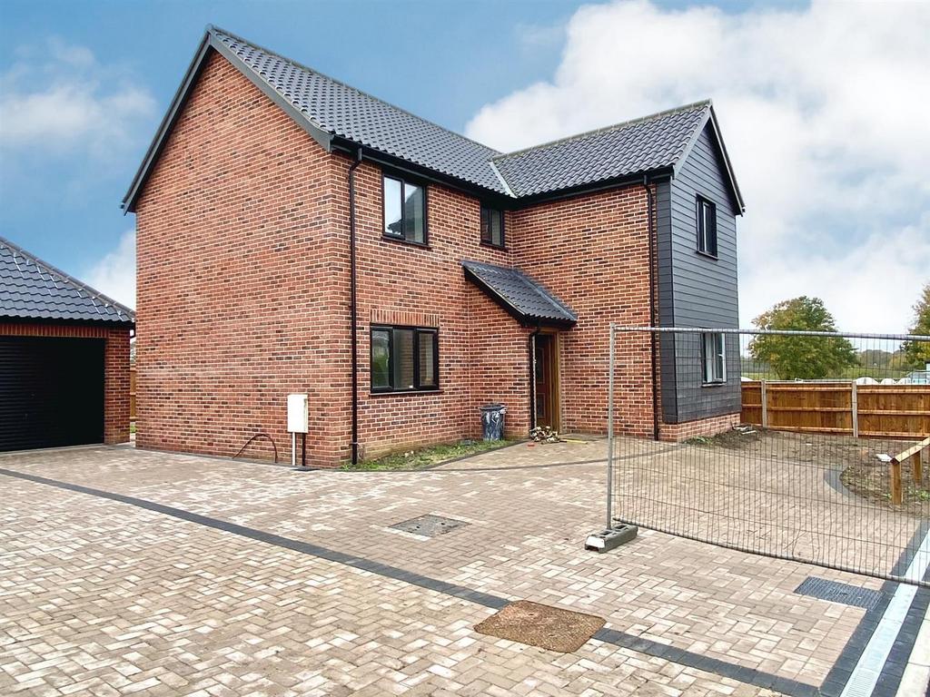 Union Lane, Oulton, Lowestoft... 4 bed detached house - £395,000