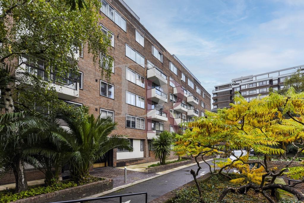 The Quadrangle, London, W2 2 bed apartment for sale - £695,000