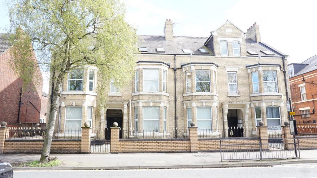 Flat 1 584 Beverley High Road, Hull... 1 bed flat - £525 pcm (£121 pw)