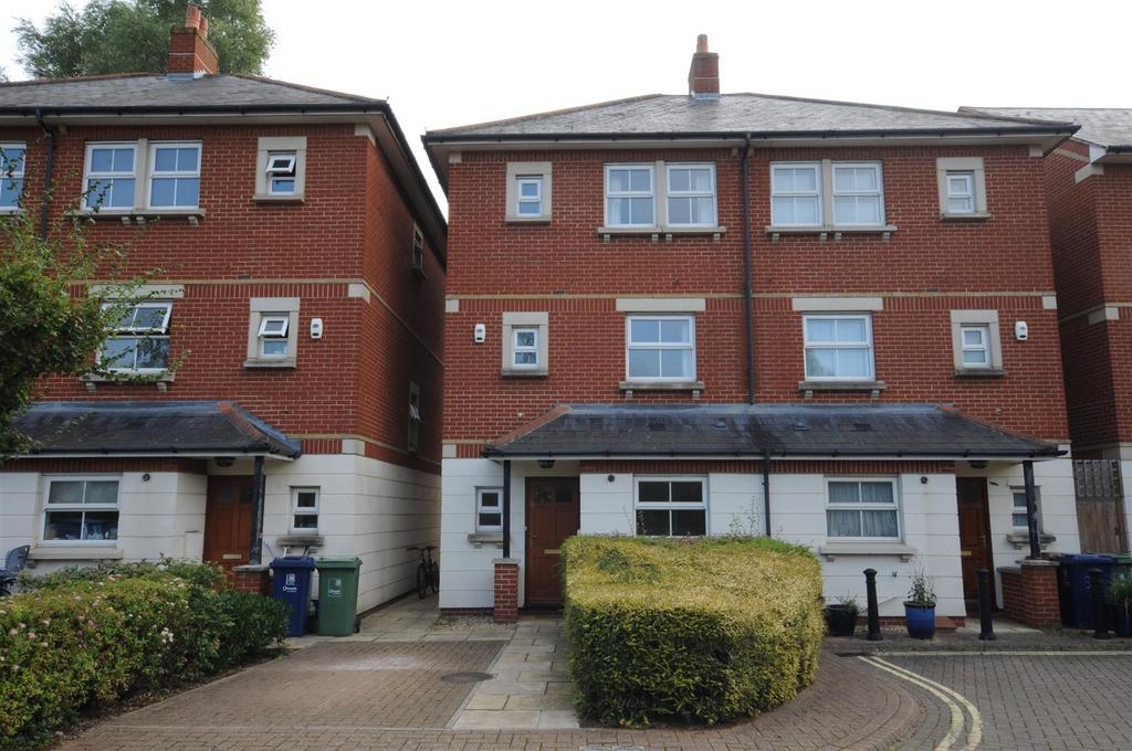 90 Rewley RoadOxford 4 bed house - £3,300 pcm (£762 pw)